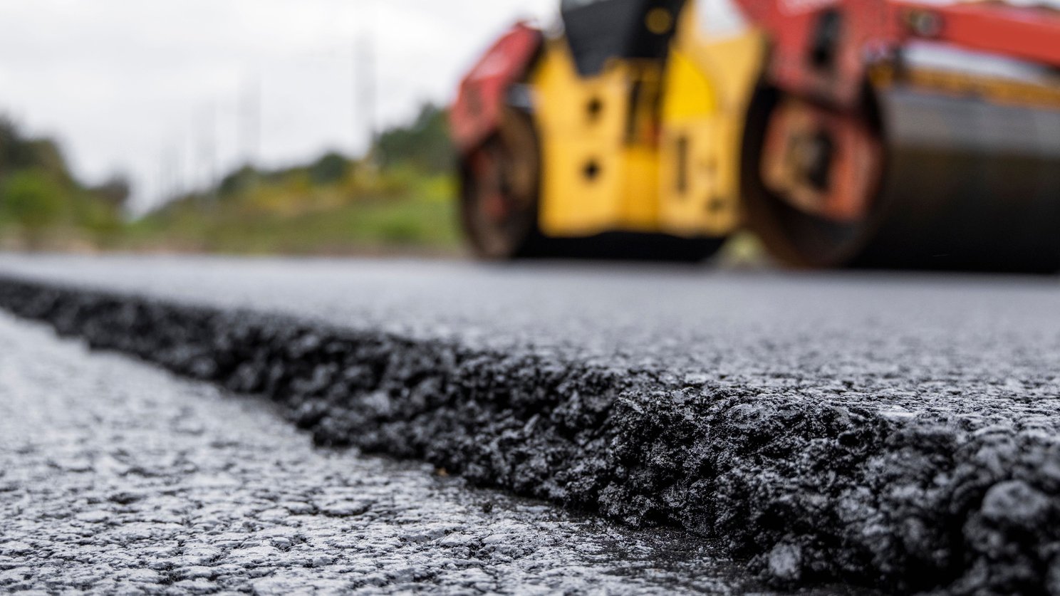 Evolution of asphalt manufacturing towards lower emissions